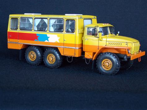 Вахтовый автобус НЕФАЗ-42112 — Каропка.ру — стендовые модели, военная ...