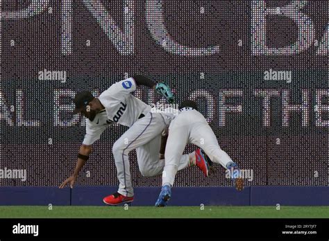 File Miami Marlins Left Fielder Bryan De La Cruz Left And Center
