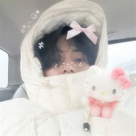 Taehyung Cozy Sanrio Pfp Icon 🎀 Fotos De Collage Humor De Novio
