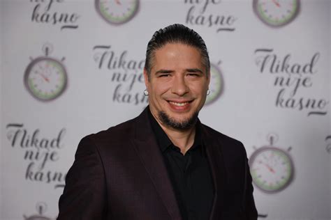 Oliver Kostić Biografija Upisao Dva Fakulteta Pa Počeo Da Se Bavi Muzikom