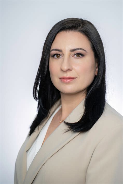 Alla Vainer תושבי אריאל אם אתם הורים לילדים עם קשיי Facebook