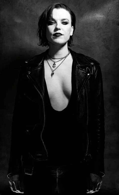 Halestorm Symbol Lzzy Hale Outfits Lzzy Hale Hair Rocker Glam