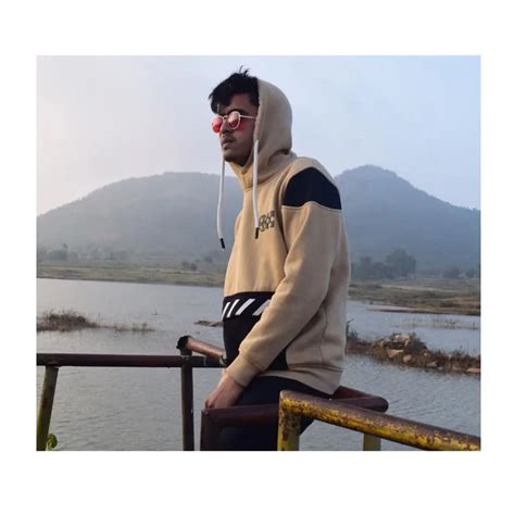 Eligible Bachelor💥 Million Dollar Boat Thats Whiter Than Whats Spiling Down Your Throat