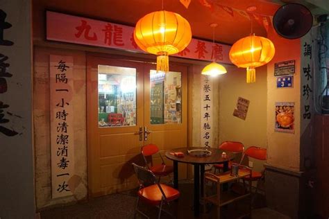 港式火锅界杀出一匹黑马，汤底好喝到炸裂！带你穿回老香港的街头