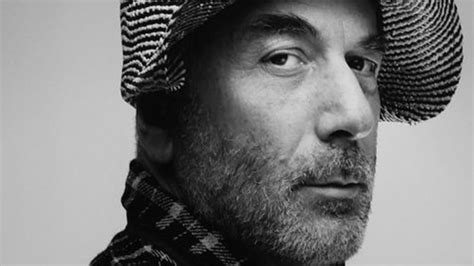 Ron Arad Britisk Israelsk Industridesigner Og Arkitekt Nordiska