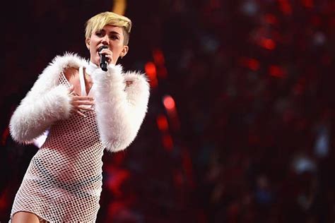 Miley Cyrus Terry Richardson Dearg Miley Cyrus Seductive Image Of
