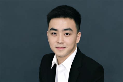 Michael Dendy Influencer Muda Surabaya Yang Menginspirasi 1 2 Juta Pengikut