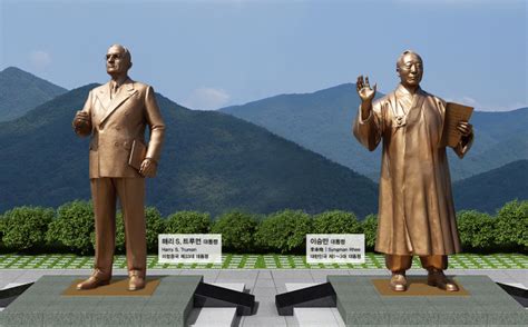 단독 실물 첫 공개 이승만 동상 새김글에 몽둥이 들고라도 싸울 것”