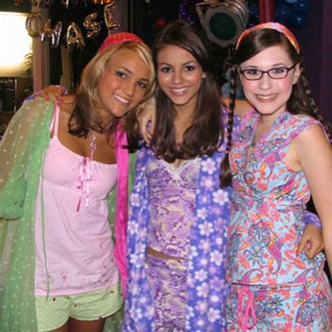 Pin By Jo On Zoey 101 Zoey 101 Zoey Fashion Tv