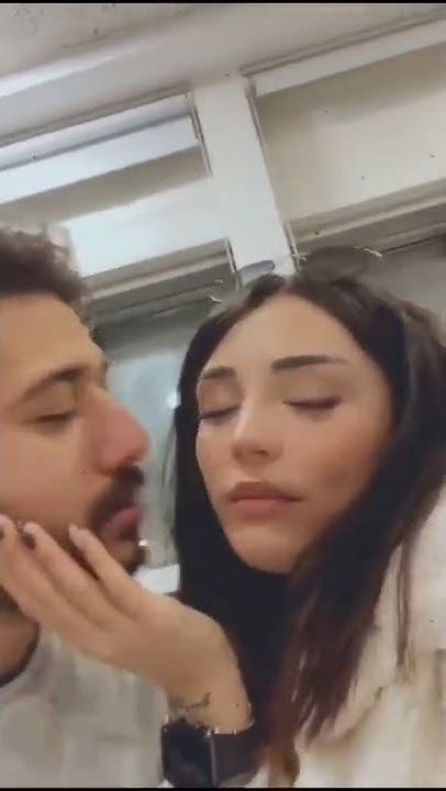 يبوس حبيبته فدوى 😍 Youtube