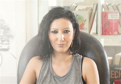 Nazlı Berivan Akın Hazırlayıp Sunduğu Kitapçı Belgeselinde Kültür