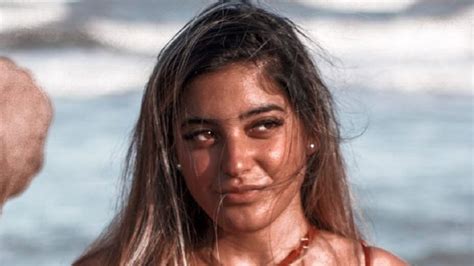 Quién Es Canela Devoto La Influencer Que Confesó Su Temor Tras Operarse Con Aníbal Lotocki