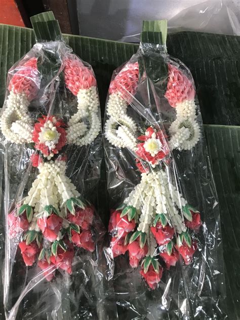 M017 ร้านดอกไม้ แหม่มปากคลองตลาด