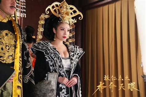 刘嘉玲徐冬冬两版武则天细节对比，网友：没毁经典！ 360娱乐，你开心就好