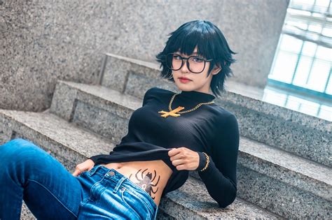 Shizuku Murasaki Cosplays Hunter X Hunter