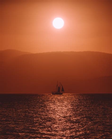 Purjehdusseikkailu Australiassa Epätoivosta Onnenkyyneliin