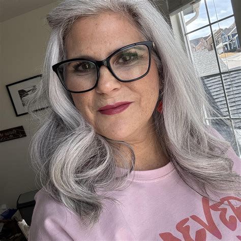 New Years Eve Glam That Shines All Night 🥂 Bold Kiss Proof Lips 💋