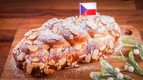 How To Make Vanochka Deliciously Sweet And Soft Czech Christmas Bread
