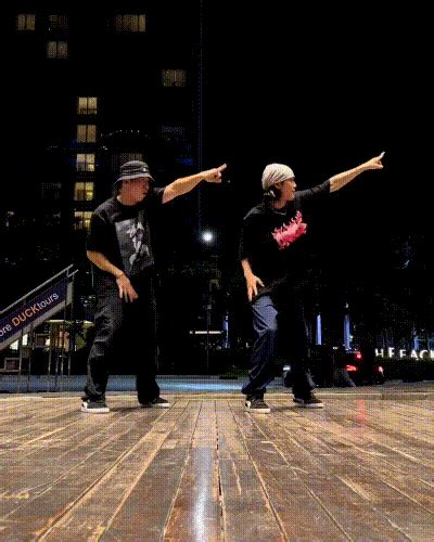 Locking Uma Dança Urbana Cheia De Estilo E Energia