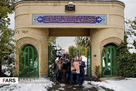 پیکر زنده‌یاد رضا عبدی تشییع شدهنرمندانی که جای خالیشان پر نمی‌شود خبرگزاری فارس