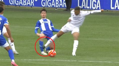 Kylian Mbappe Sent Off After ‘disgraceful Challenge Against Alaves And Fans Have A Very