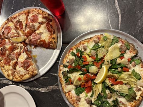 Red Banjo Will Capture A Pizza Your Heart · Dishing Park City