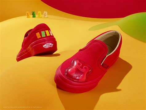 Sp23vn0009r7redclassicsliponhariboharibogoldbearsredelevated