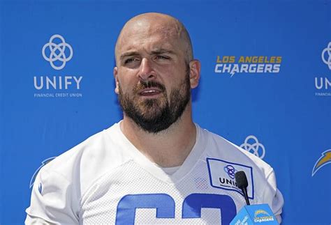 What Happened To Corey Linsley Taking Closer Look At Ex Chargers Centers Health Problem After