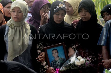 Pemakaman Korban Penembakan Antara Foto