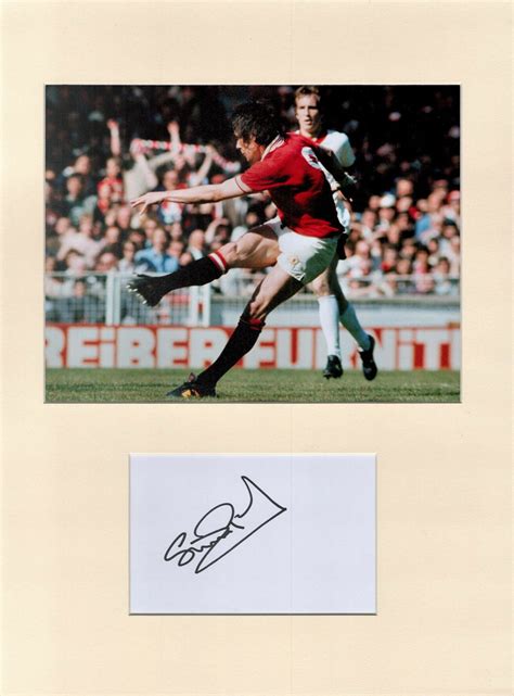 Football Stuart Pearson 16x12 Overall Manchester United 0632 On Jan 07 2022 Chaucer