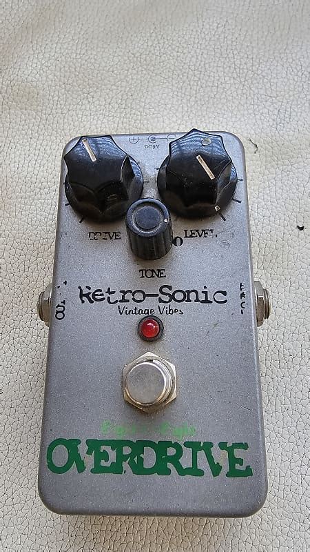 Retro Sonic Eight O Eight Overdrive Silver Reverb