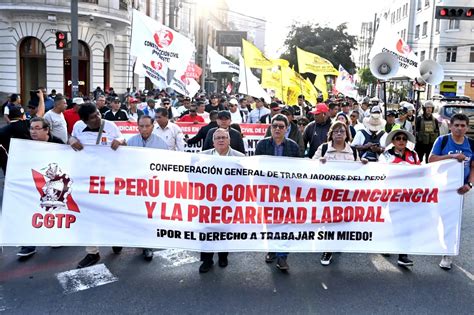 Trabajadores De Construcción Civil Exigen En Las Calles Aumento