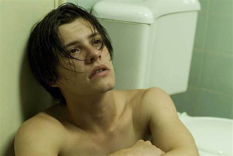 Pin Von Stiven Auf Pazanu In 2024 Xavier Samuel Schauspieler