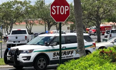 Tres Personas Resultan Heridas Durante Un Tiroteo En Una Tienda En Florida