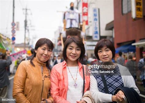 Edo Float Photos And Premium High Res Pictures Getty Images