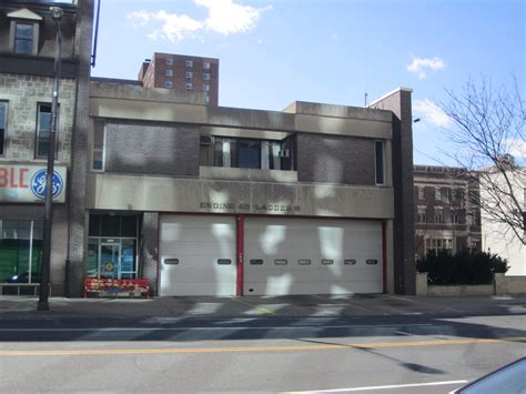 Pfd Engine 43 Station 21st And Market Aaron Mott Flickr