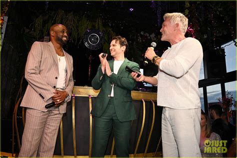 Jonathan Groff Jokes About Being Single While Attending Nyc Pride Event Photo 5046763