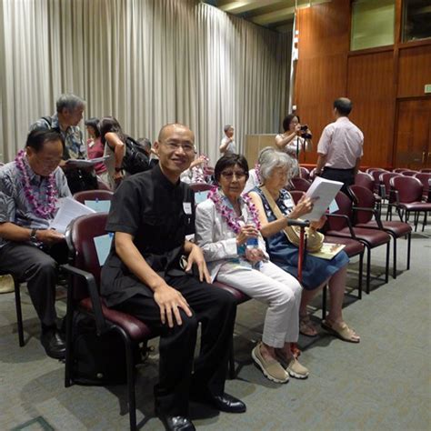 黎胜昔副馆长与孙中山孙女孙穗瑛女士、孙穗华女士一起。