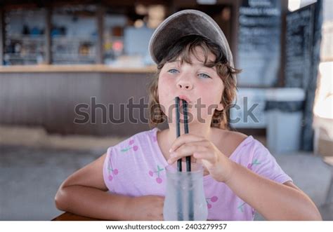 224 181 En La Categoría «cute Cafe Background De Fotos E Imágenes De Stock Libres De Regalías