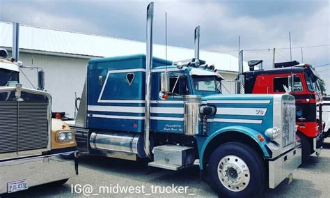Peterbilt Truck With Big Bunk