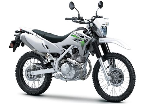 専用アプリと連携可能！ カワサキ「klx230」「klx230 S」の2026年モデルが新色となって発売 Webオートバイ
