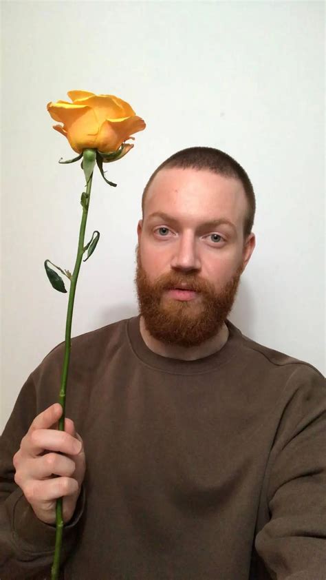 Golden Flower Scrolller