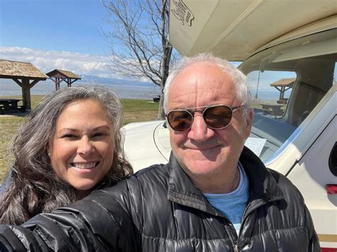 Michel Barrette Dévoile Une Rare Et Magnifique Photo Avec Son Amoureuse