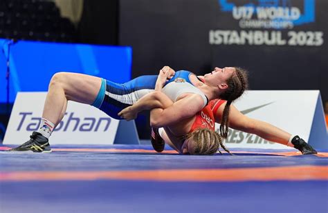 Srednjoškolka Veronika Vilk Iz Slatine Hrvatskoj Je Donijela Prvo Svjetsko Zlato U Hrvanju