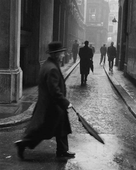 30 Stunning Black And White Street Photos To Spark Your Creativity