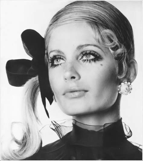 Twiggy Vogue 60s Vogue Covers Twiggy Poster Minimal Glam Statement