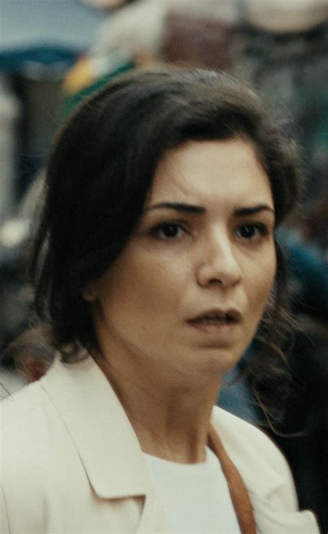 Meriem Medjkane Comédienne Algérienne Vue Dans Alger Cinédweller