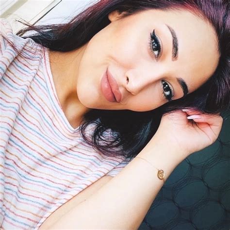 نورا أبنة الفنان أيمن زيدان تلفت الأنظار بجمالها شاهد وكالة سوا الإخبارية