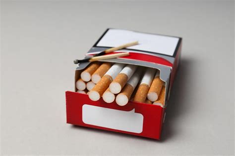 Cigarros De Contrabando Elevan Riesgos Legales Para El Pequeño Comercio