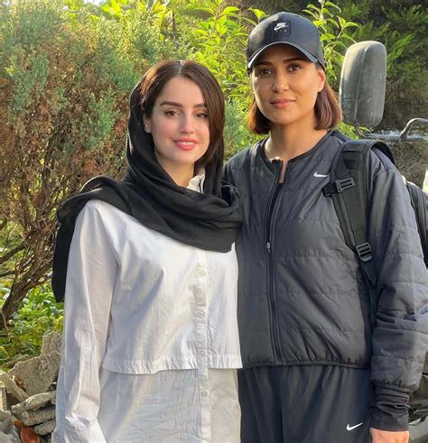 پریناز ایزدیار و شروین حاجی‌پور در پشت صحنه فیلم سینمایی بن‌سایعکس